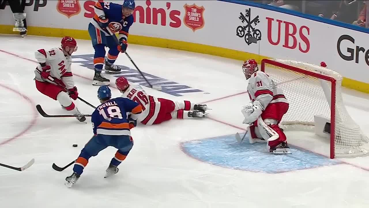 Pierre Engvall hittar rätt | NHL.com/sv