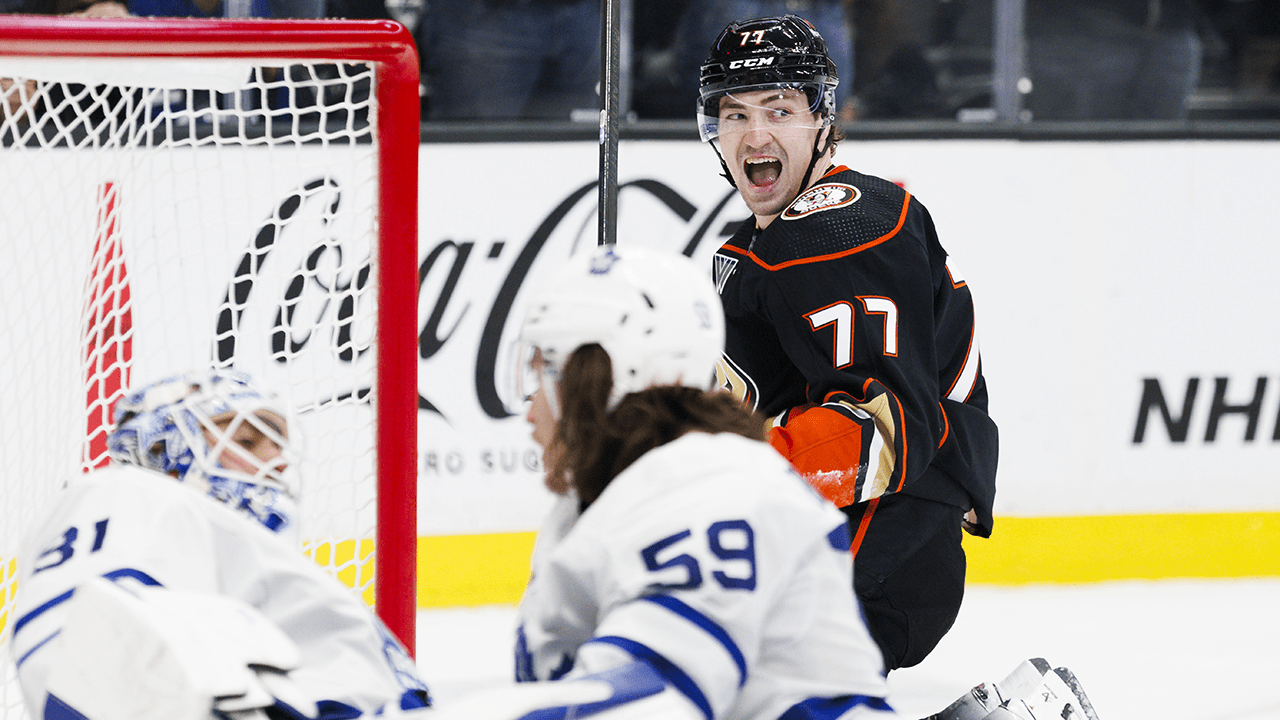 Vatrano backhands opening SHG | NHL.com