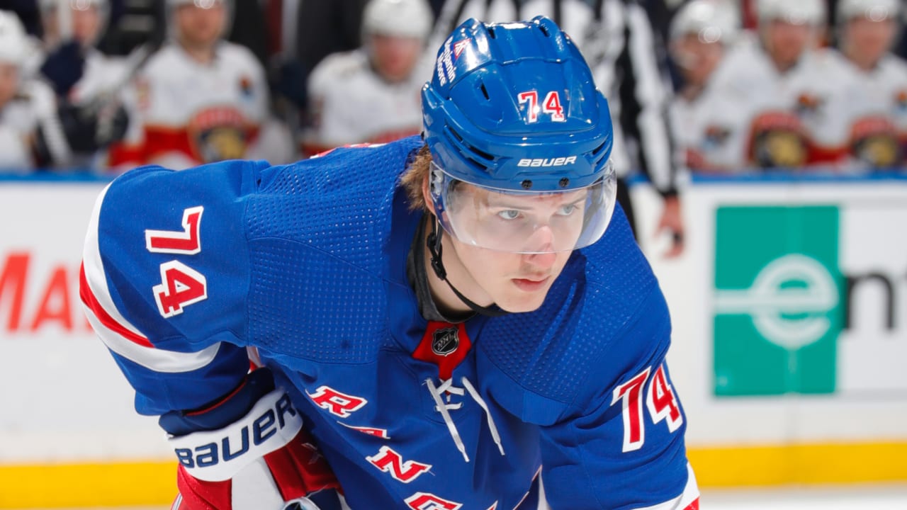 Les Rangers échangent Kravtsov aux Canucks | LNH.com