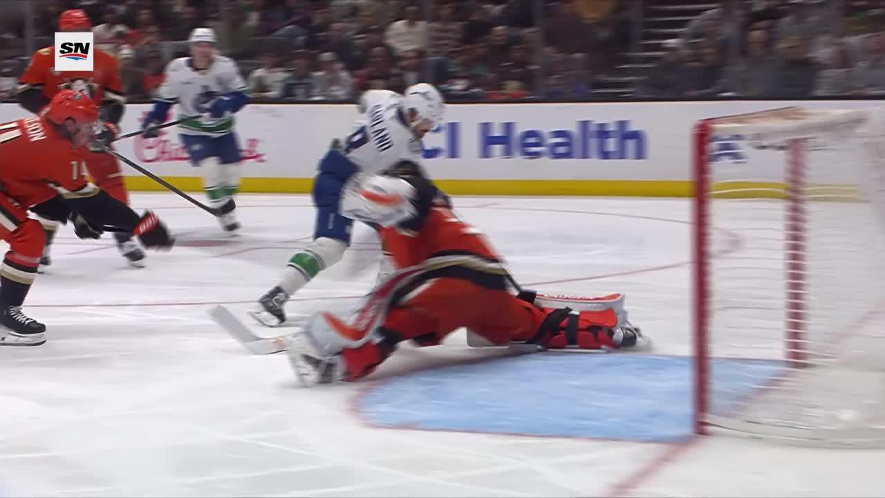 VAN@ANA: Garland scores goal against Petr Mrazek | Vancouver Canucks