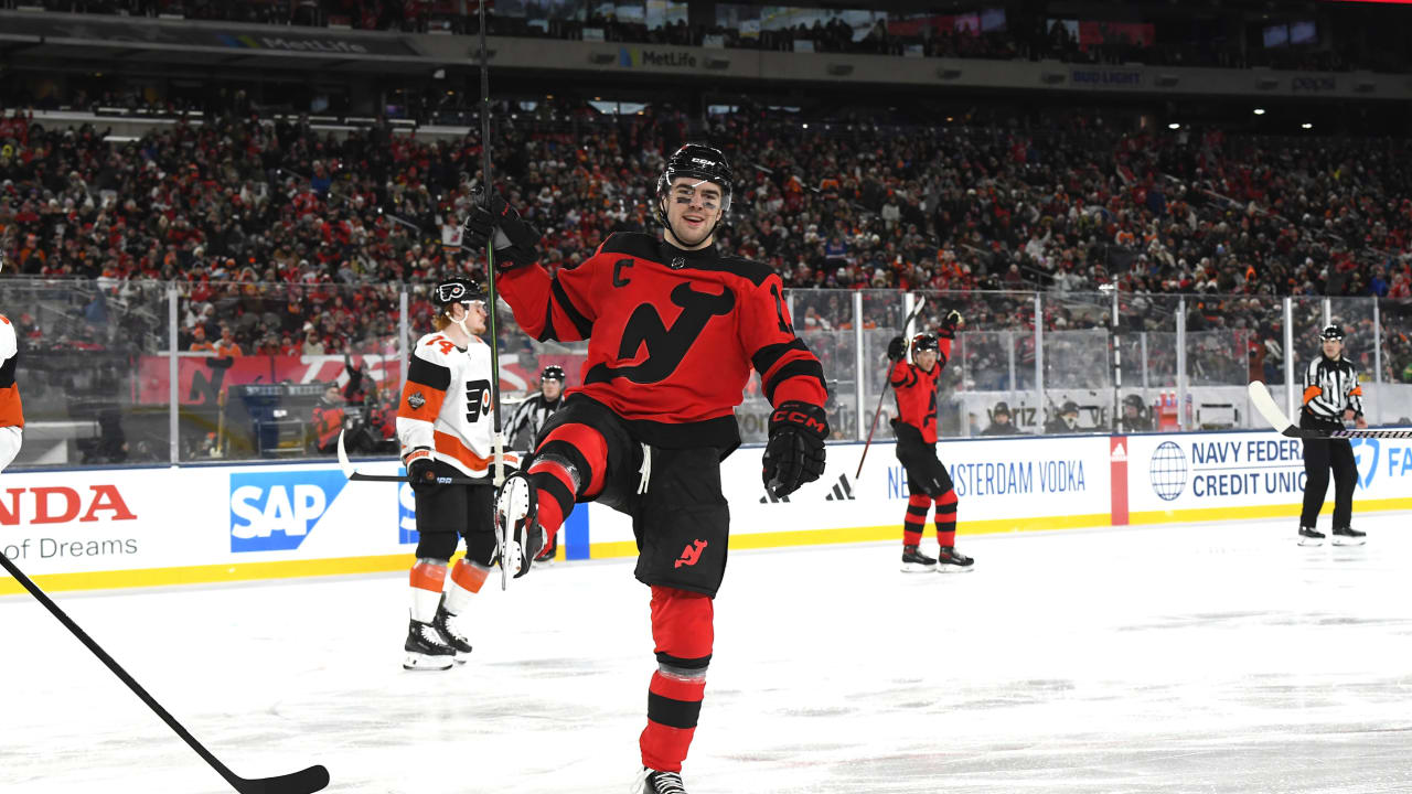 Hischier visade vägen för Devils i Stadium Series | NHL.com/sv