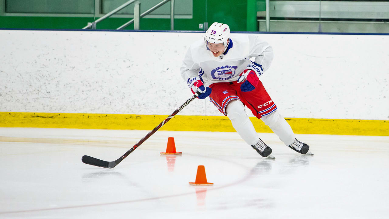 Karl Henriksson klar för Växjö | NHL.com/sv