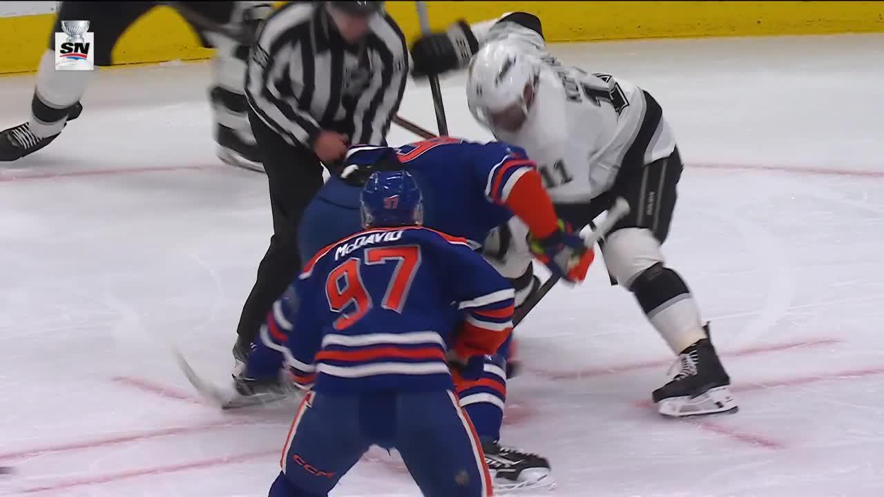 Un boulet de Bouchard en A.N. | LNH.com