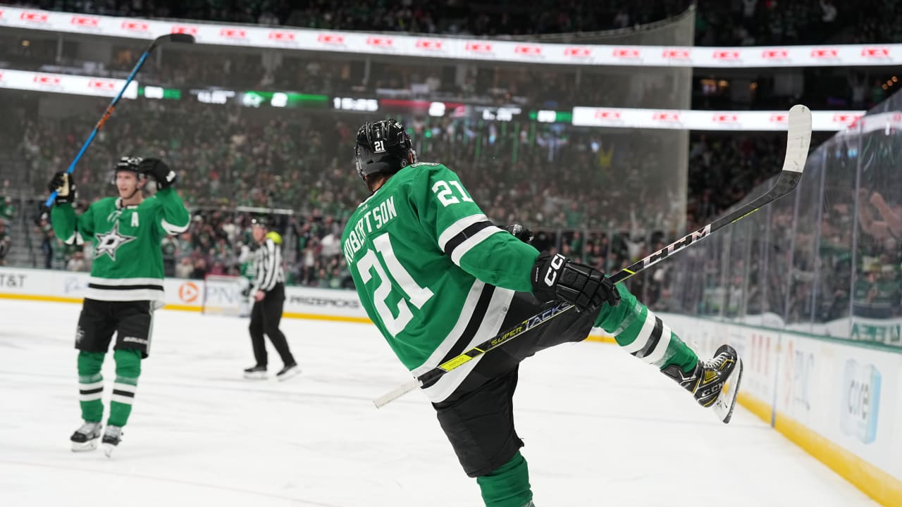 Robertson nets go-ahead goal | NHL.com