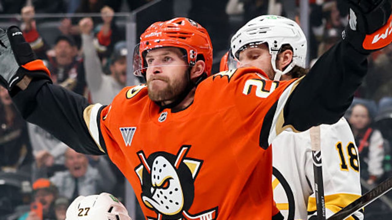 Harkins Punches It In to Open the Scoring | Anaheim Ducks