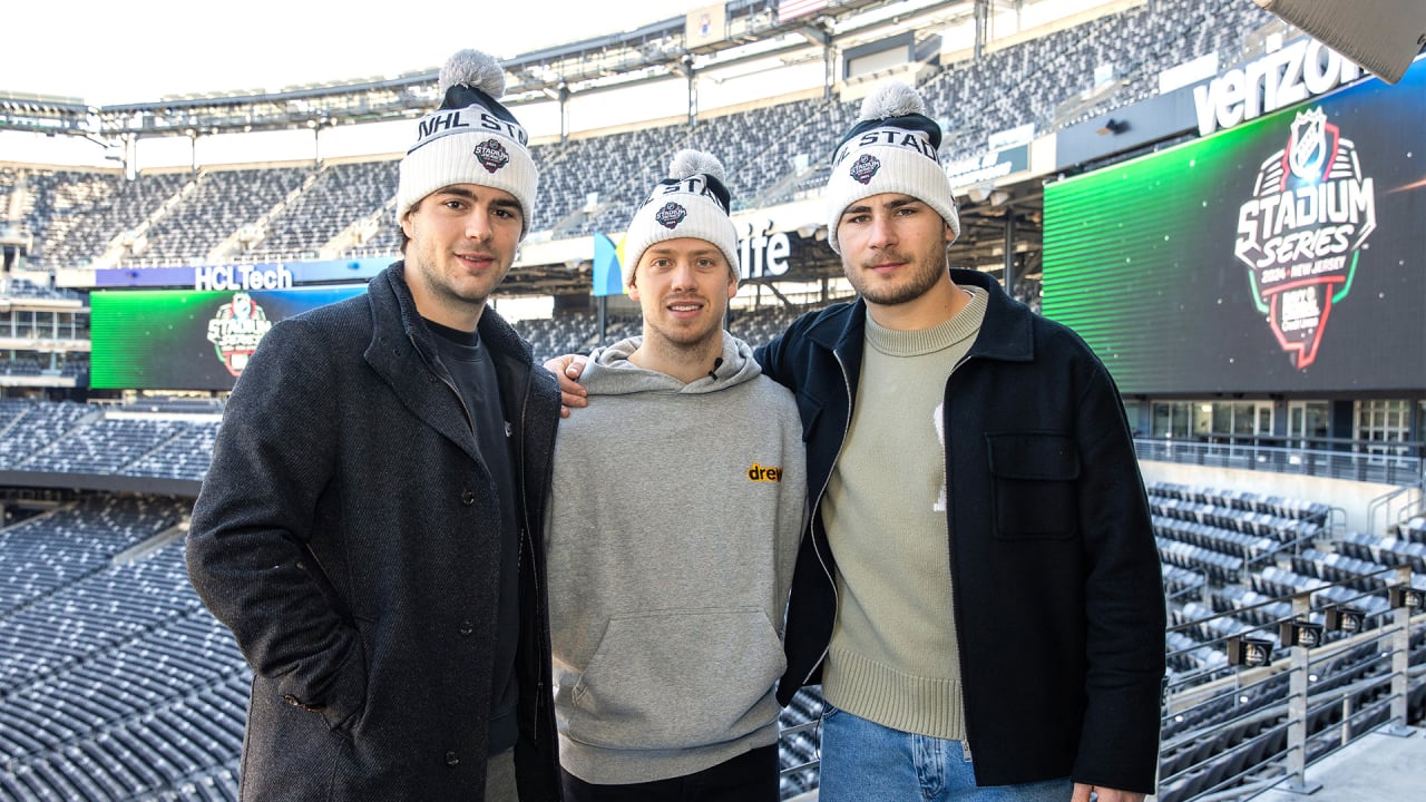 Devils stars tour MetLife Stadium | NHL.com
