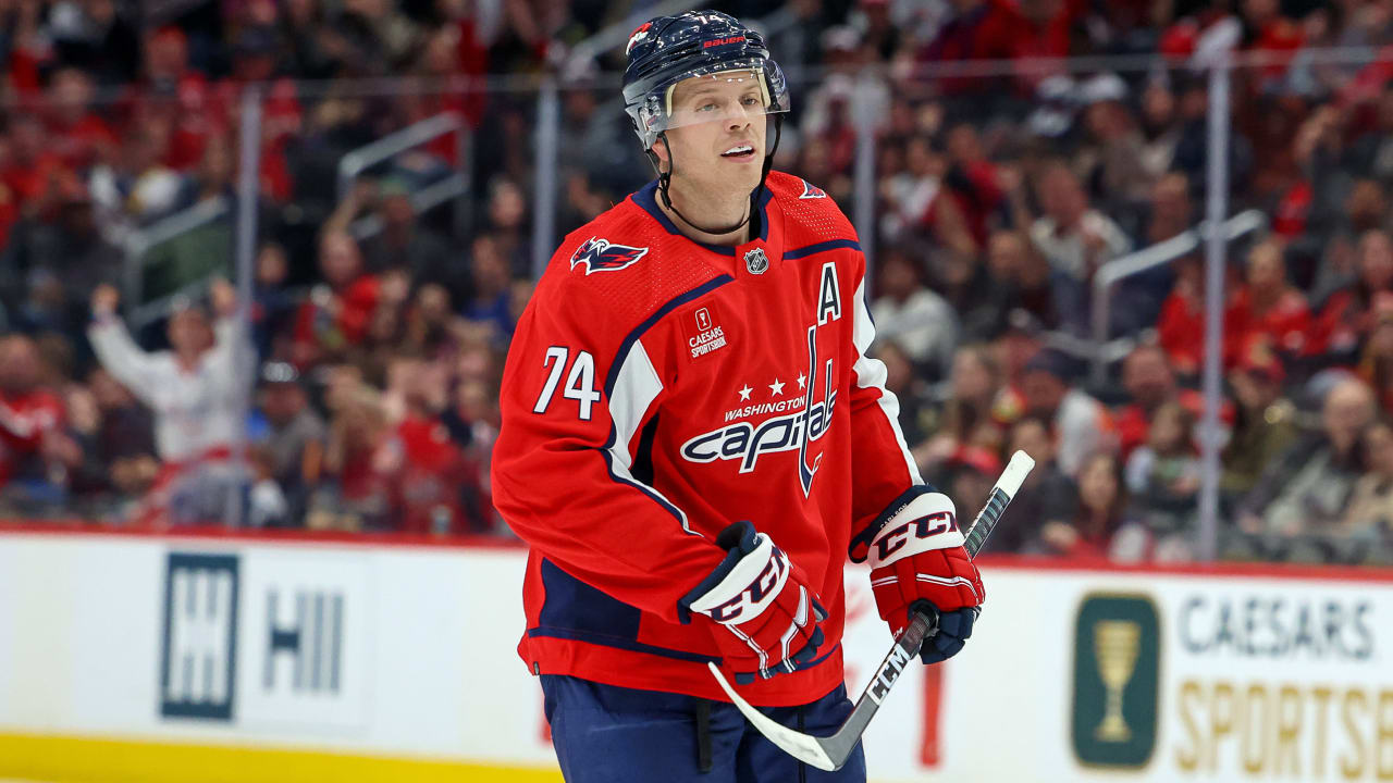 Fehérváryho parťák je späť. Carlson hneď zažiaril | NHL.com/sk