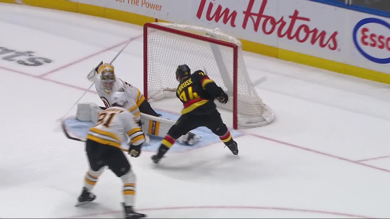 BOS@VAN: Swayman with a great save against Jake DeBrusk | Boston Bruins