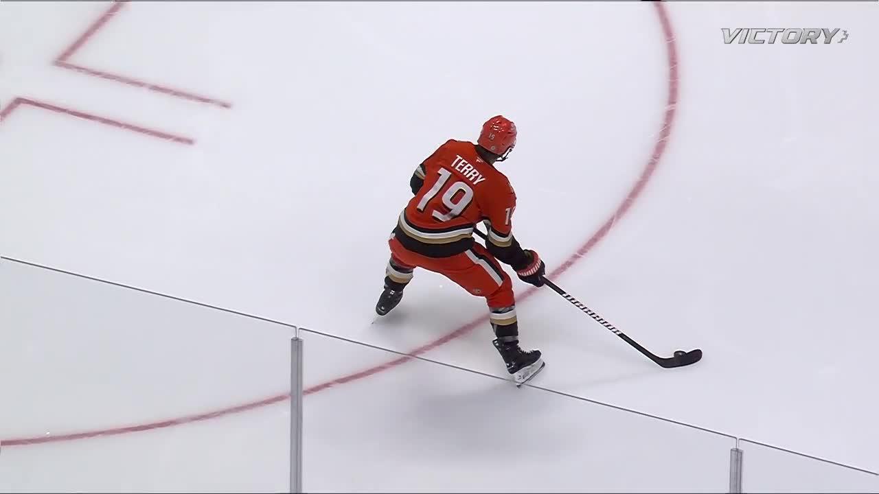 Terry ties it with PPG | NHL.com