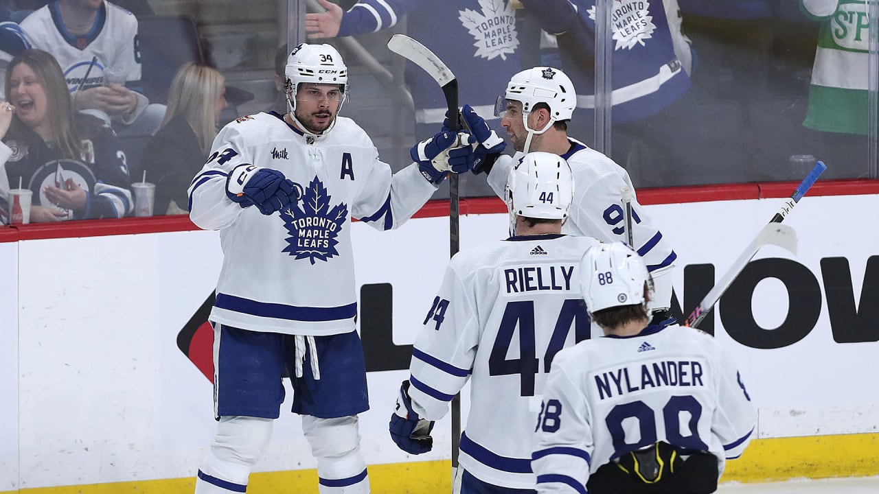 Déjà 40 buts pour Matthews! | LNH.com