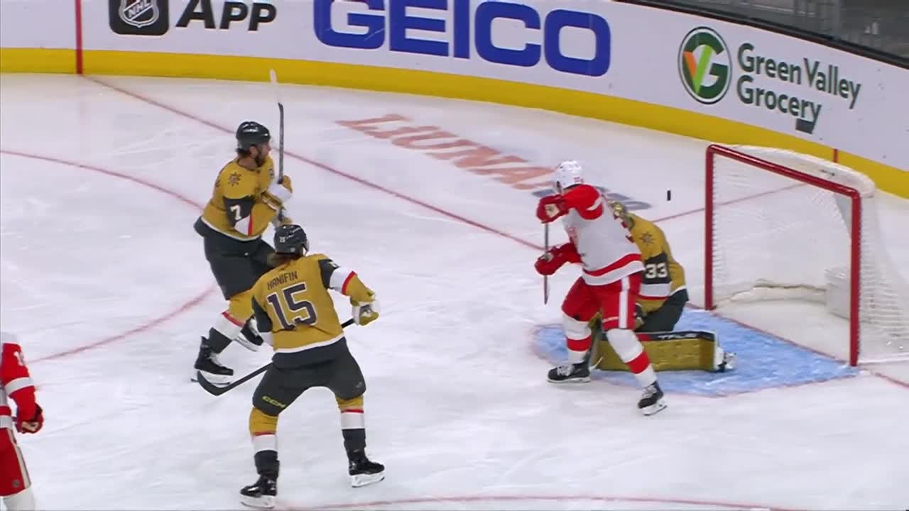 Compher tips in PPG | NHL.com