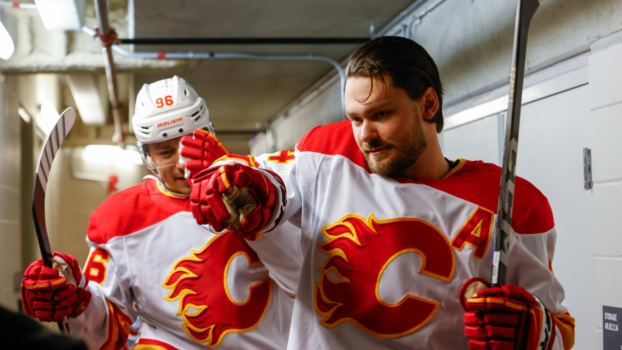 Photo Gallery - Flames @ Oilers 13.10.24 | Calgary Flames