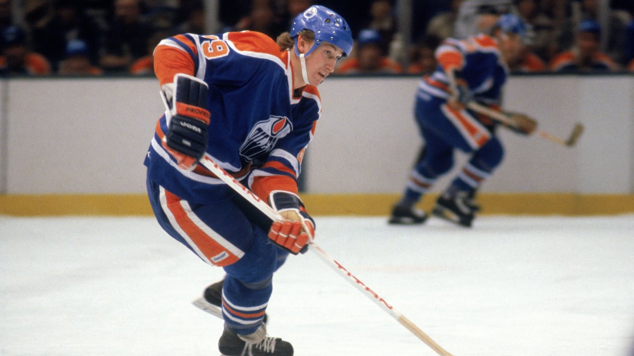 March 25: Gretzky first to get 200 points in one season | NHL.com