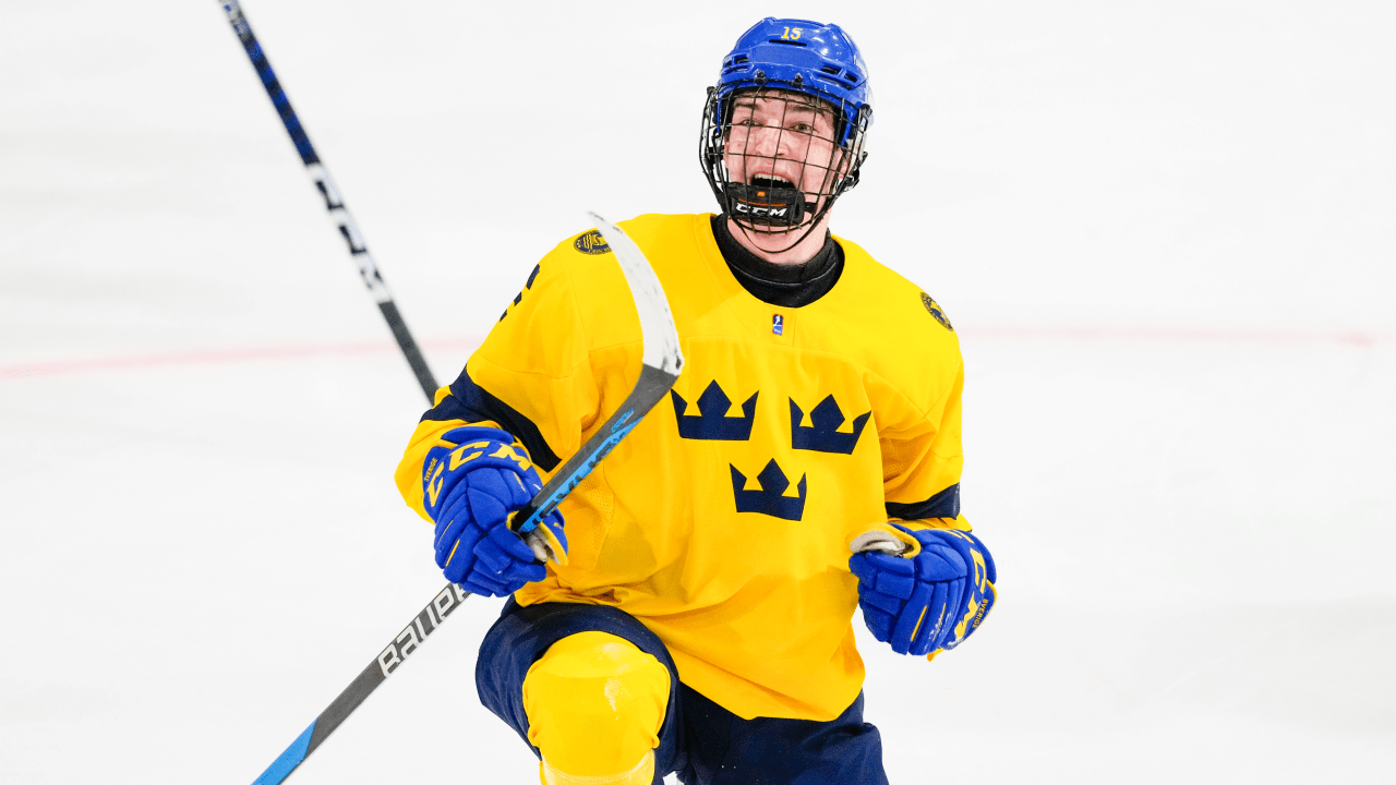 Sharks acquire a 2025 first-round selection and center David Edstrom ...