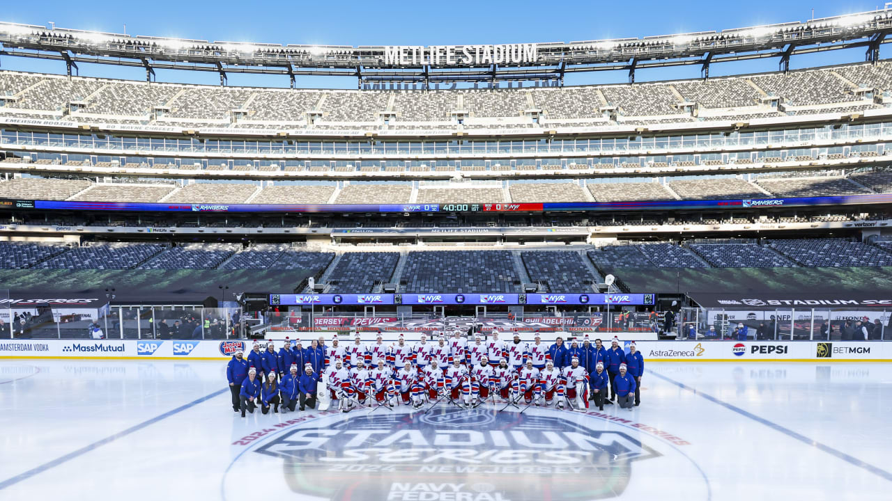 Photo Gallery: Stadium Series Practice | New York Rangers