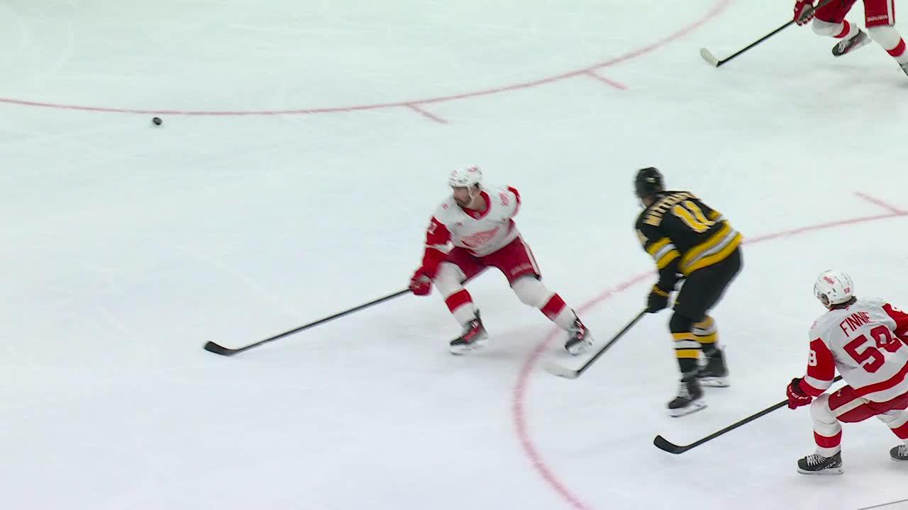 Geekie Hits 20-Goal Mark | Boston Bruins