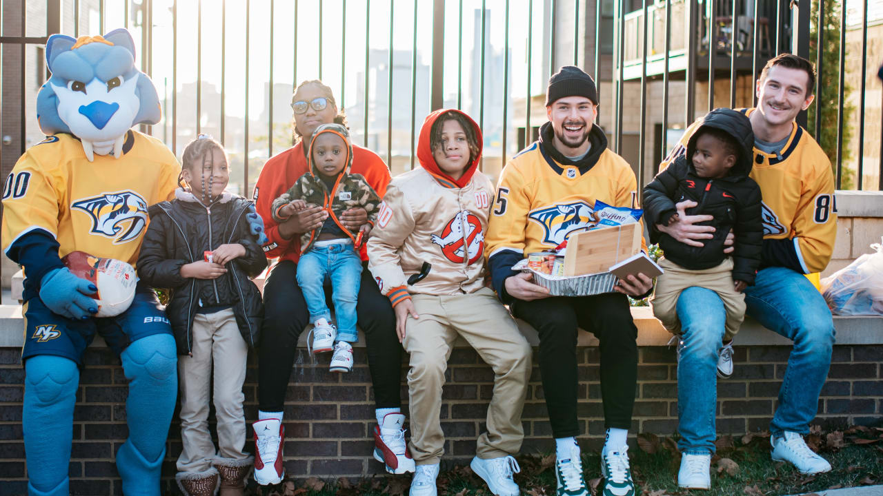 Preds Foundation, Metro Nashville Police Deliver Thanksgiving Meals ...