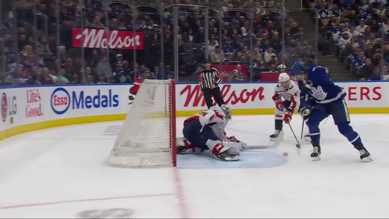 WSH@TOR: Thompson with a great save against William Nylander | NHL.com
