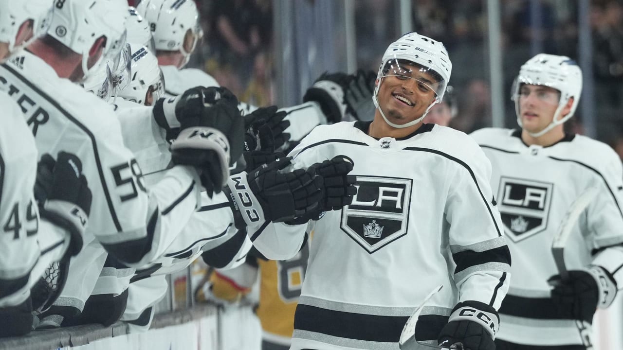 Thomas records hat trick | Los Angeles Kings