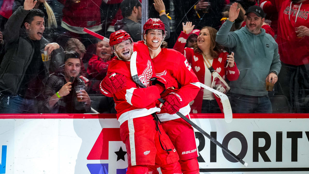 Fischer strikes first on breakaway | NHL.com