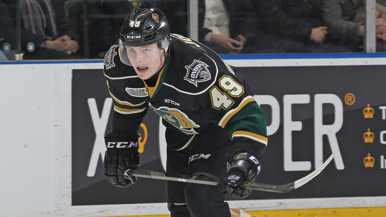 Coupe Memorial: Max Jones fait sentir sa présence | LNH.com