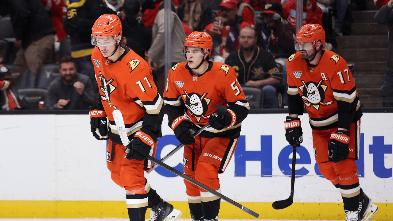 Zellweger, Zegras Connect for Power-Play Goal | Anaheim Ducks