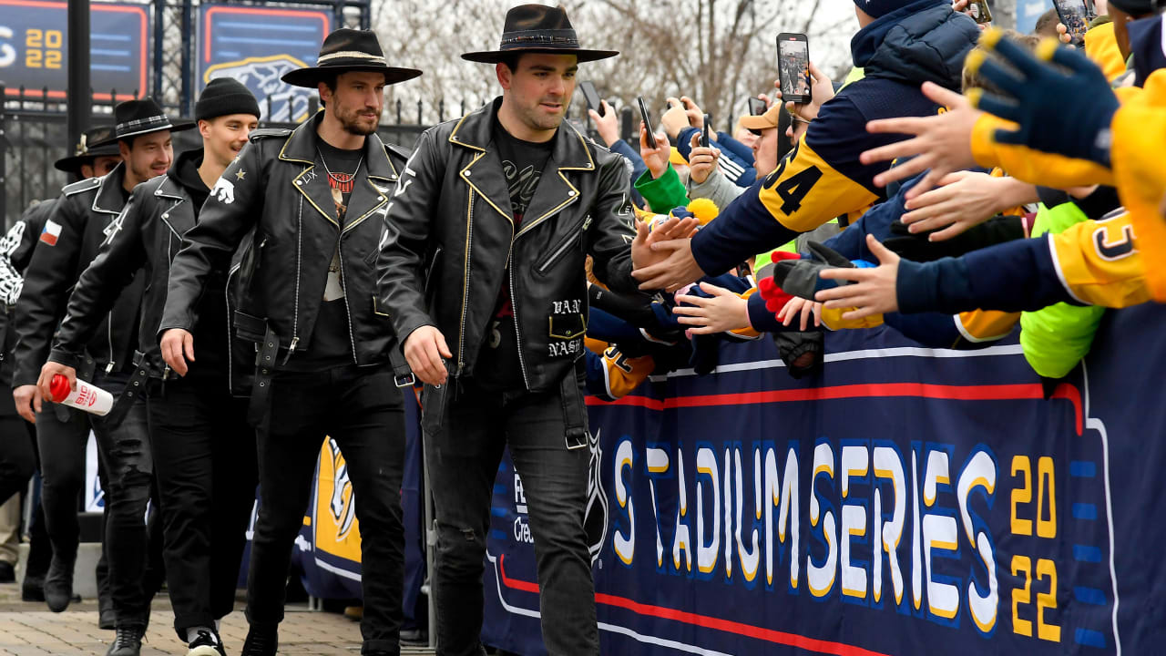 Lightning, Predators cowboy up for Stadium Series arrival in Nashville | NHL.com
