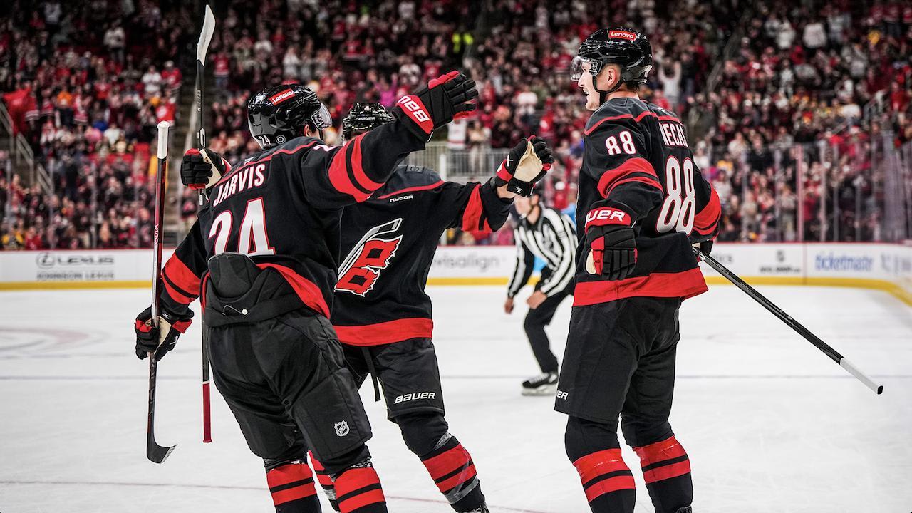 Hurricanes tally 3 in 52 seconds | NHL.com
