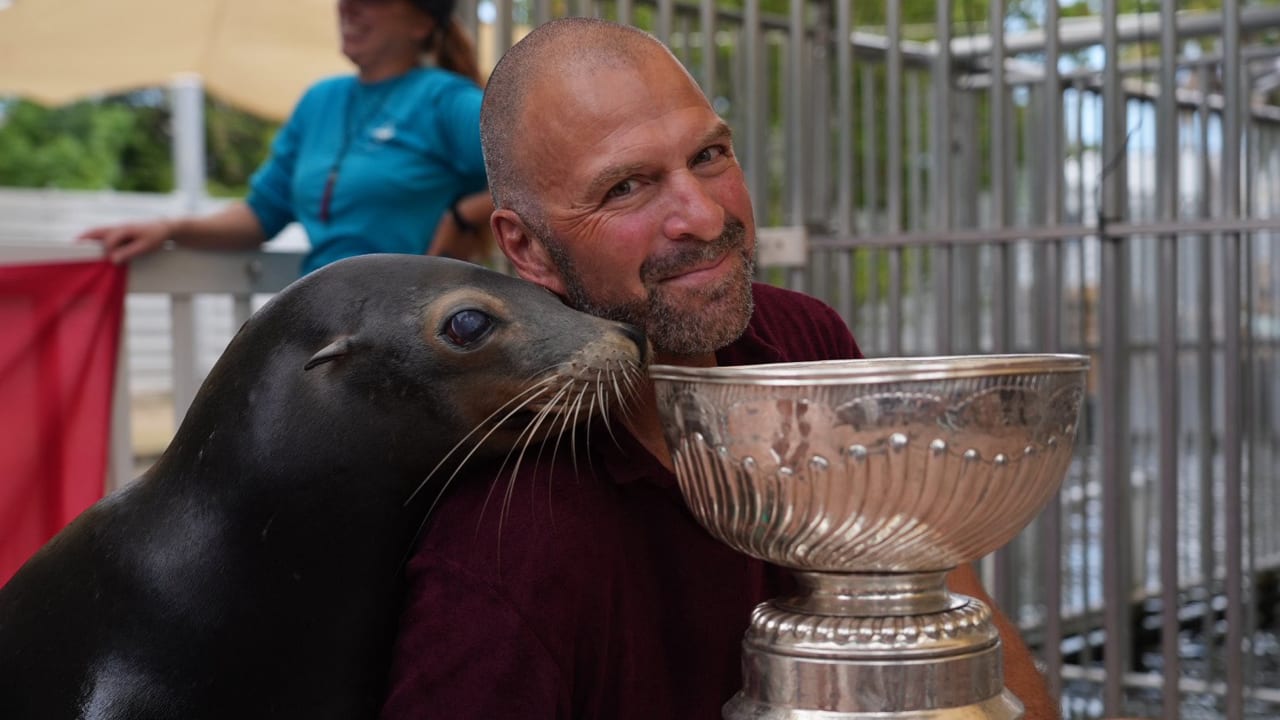 Zito takes Stanley Cup to mammal park in Florida Keys | NHL.com