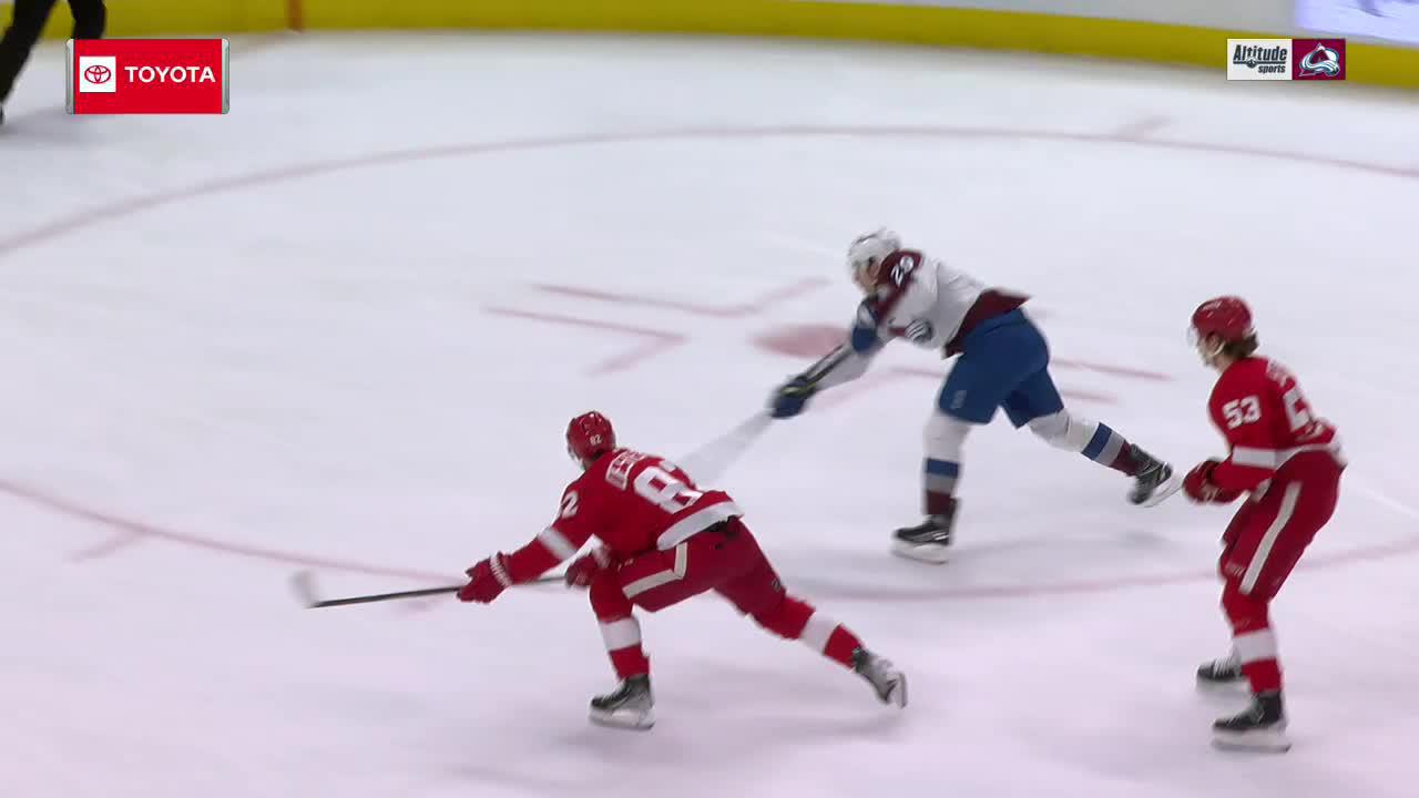 MacKinnon nets 30th of the season | Colorado Avalanche
