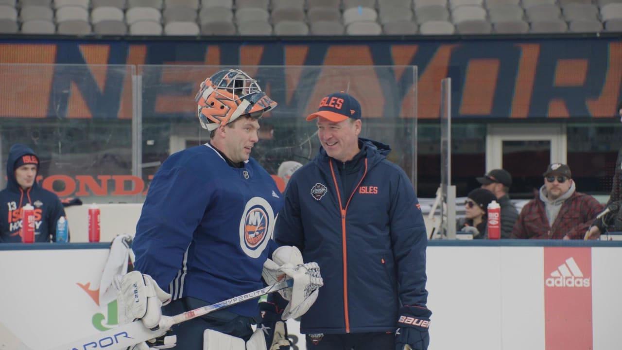 Islanders practice outdoors | NHL.com