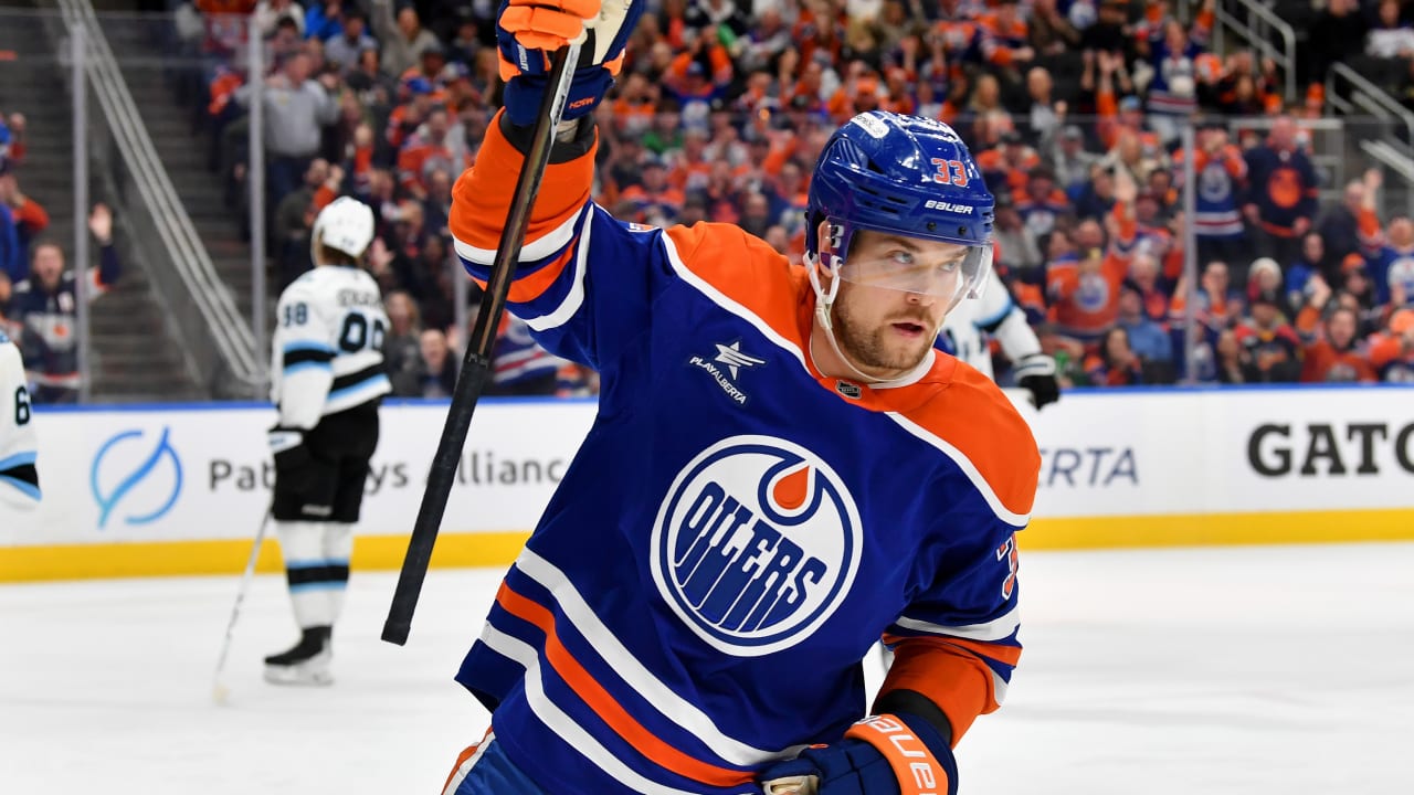 Arvidsson äntligen inne i stim för Oilers | NHL.com/sv