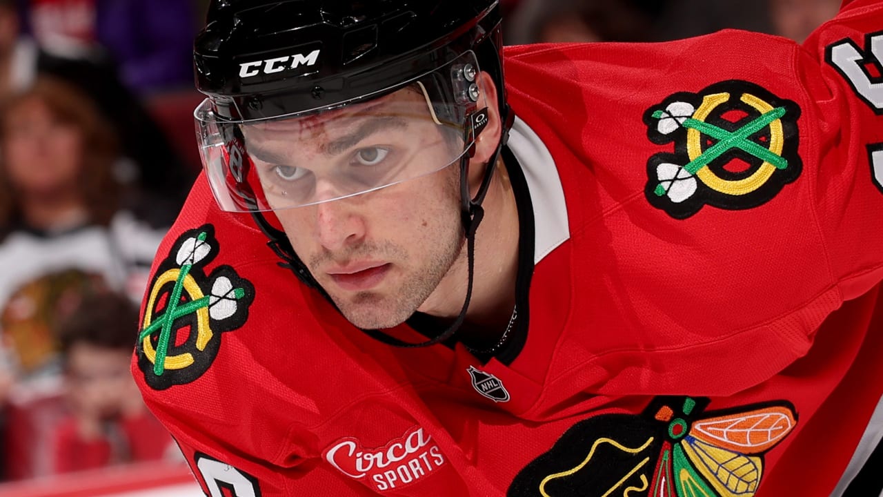 Blackhawks : Nouveau contrat de deux ans pour Louis Crevier | LNH.com