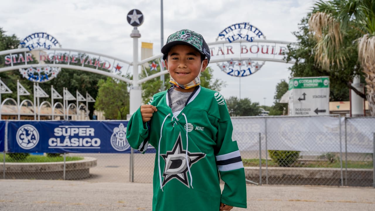 Stars spread love of hockey to new fans at El Súper Clásico | Dallas Stars