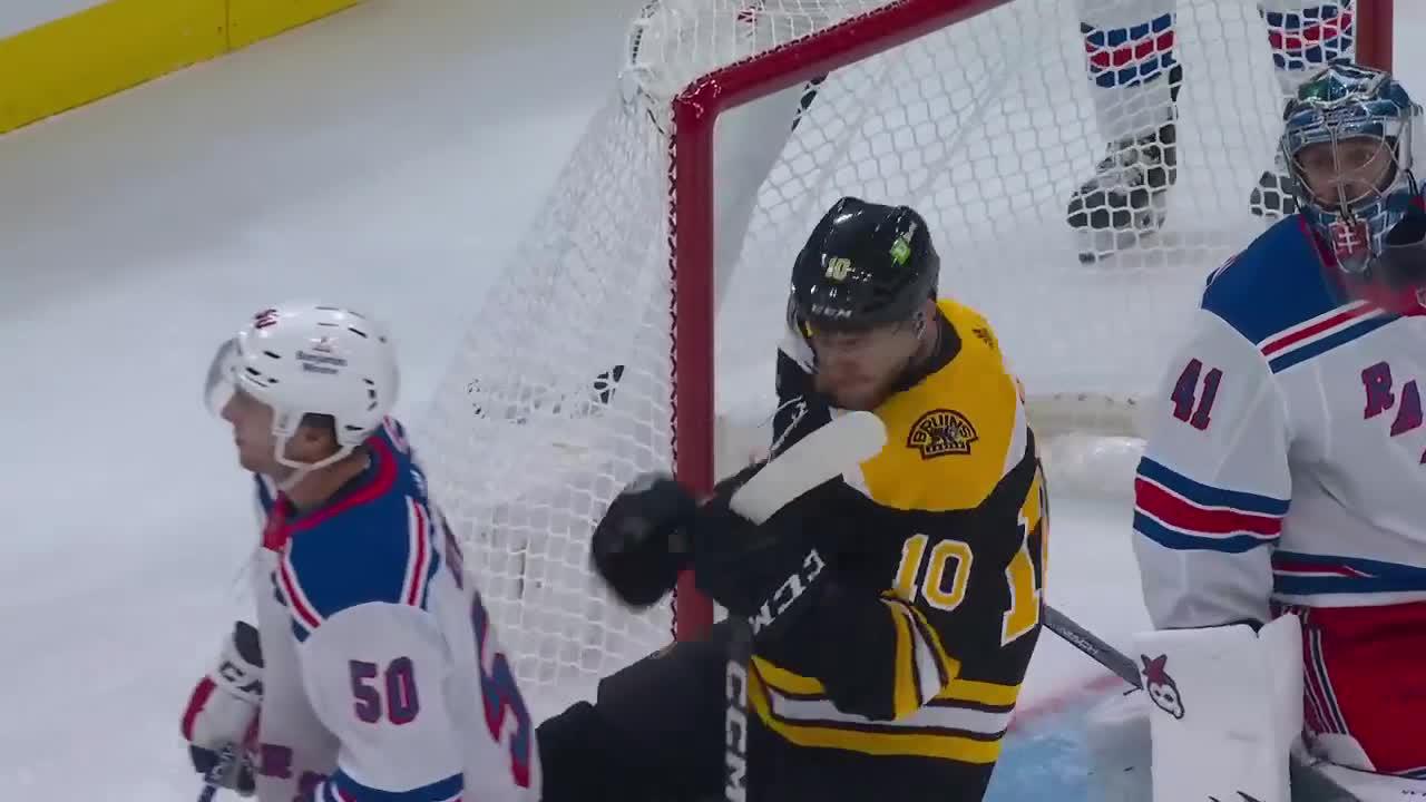 Greer roofs shot in tight | Boston Bruins