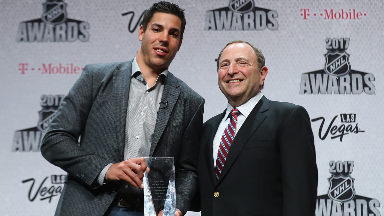 Travis Hamonic of Islanders receives NHL Foundation Player Award | NHL.com