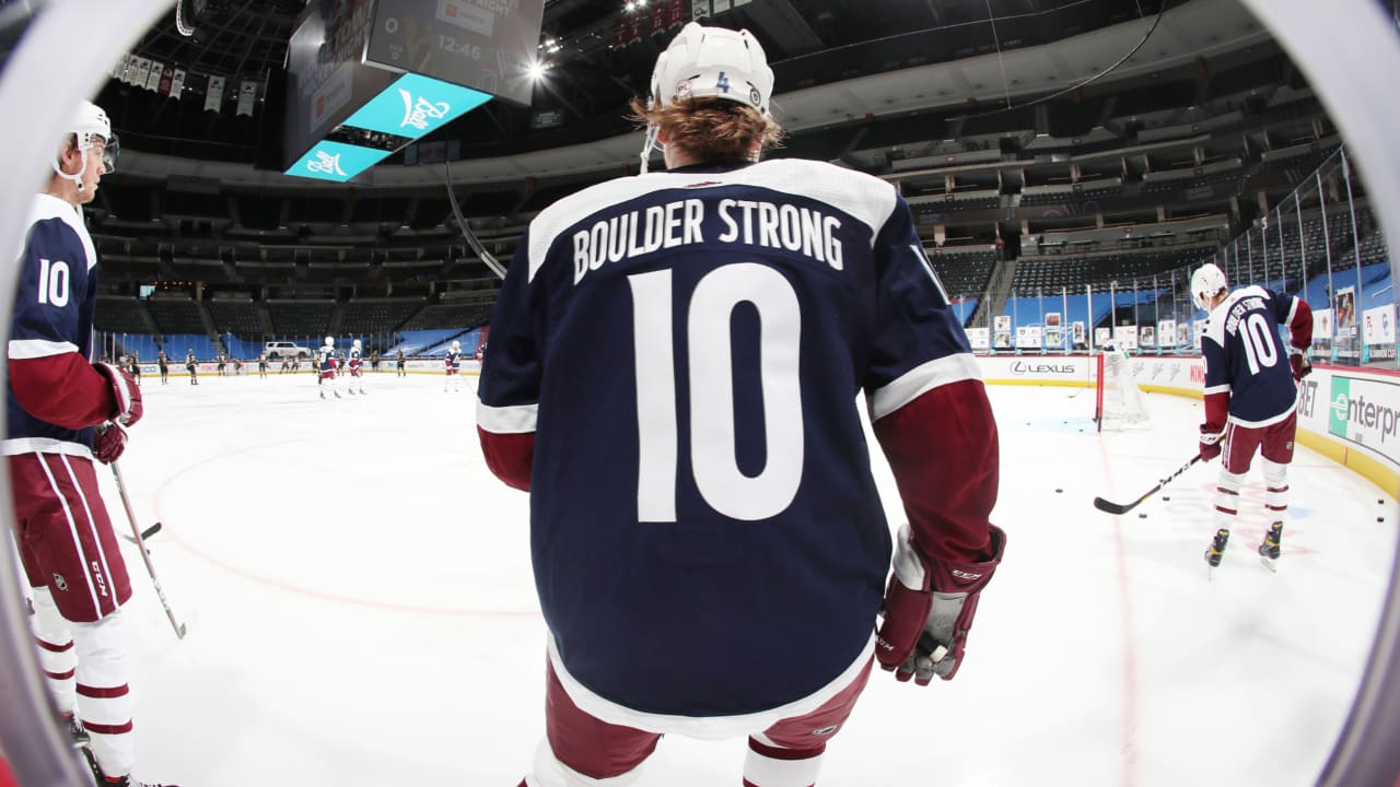 Avalanche wear Boulder Strong jerseys to support shooting victims | NHL.com