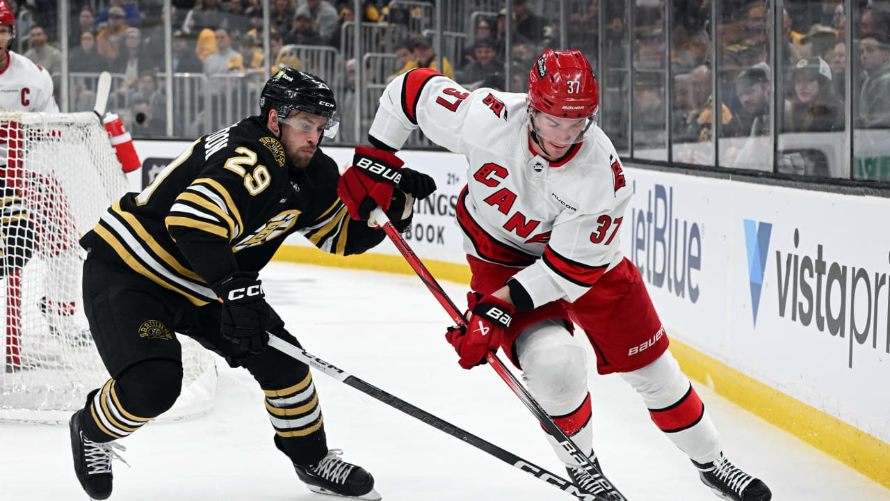 Svechnikov revolutioniert den „Michigan” | NHL.com/de