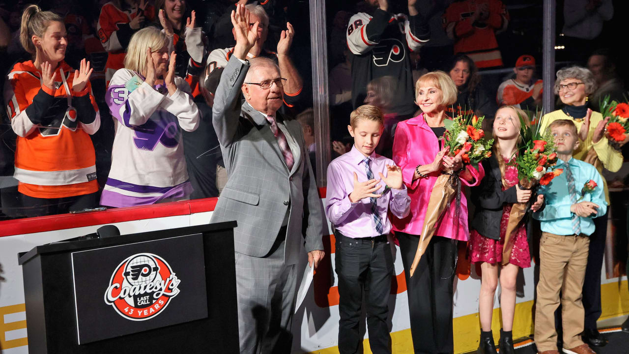 Flyers honor retirement of longtime broadcaster Coates | NHL.com