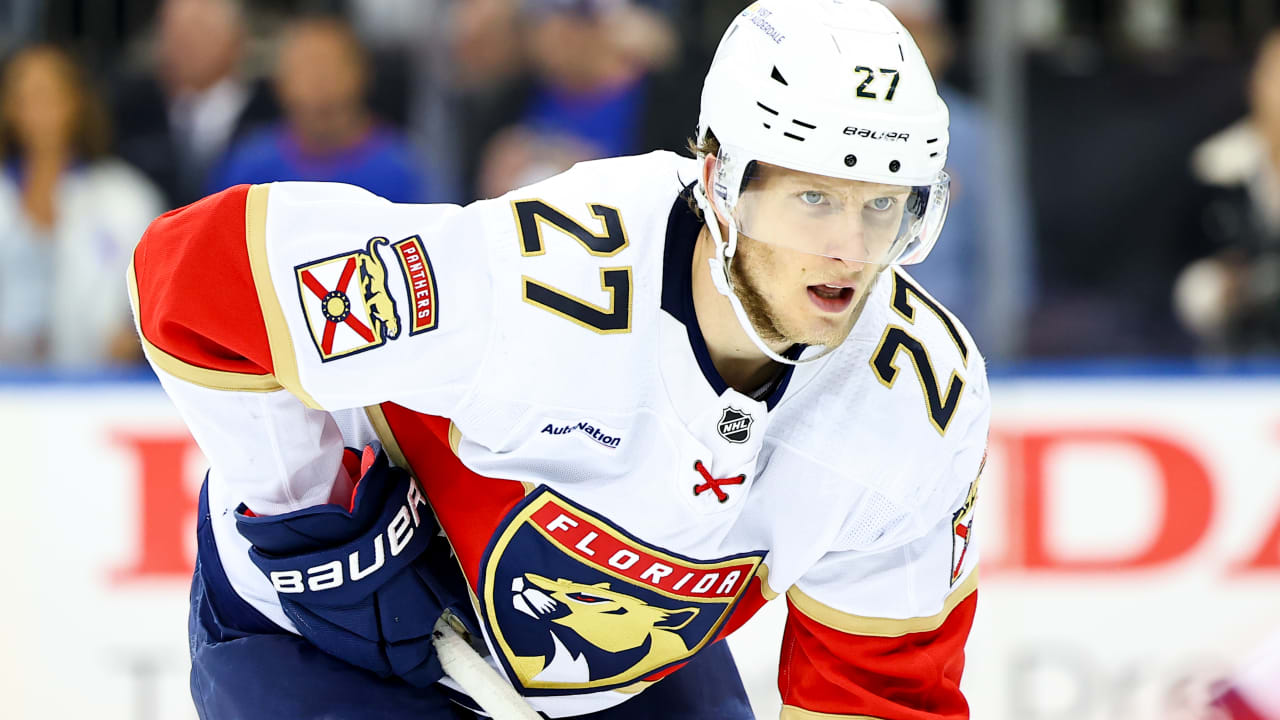 Eetu Luostarinen yksi Panthersin luottomiehistä kannujahdissa | NHL.com/fi