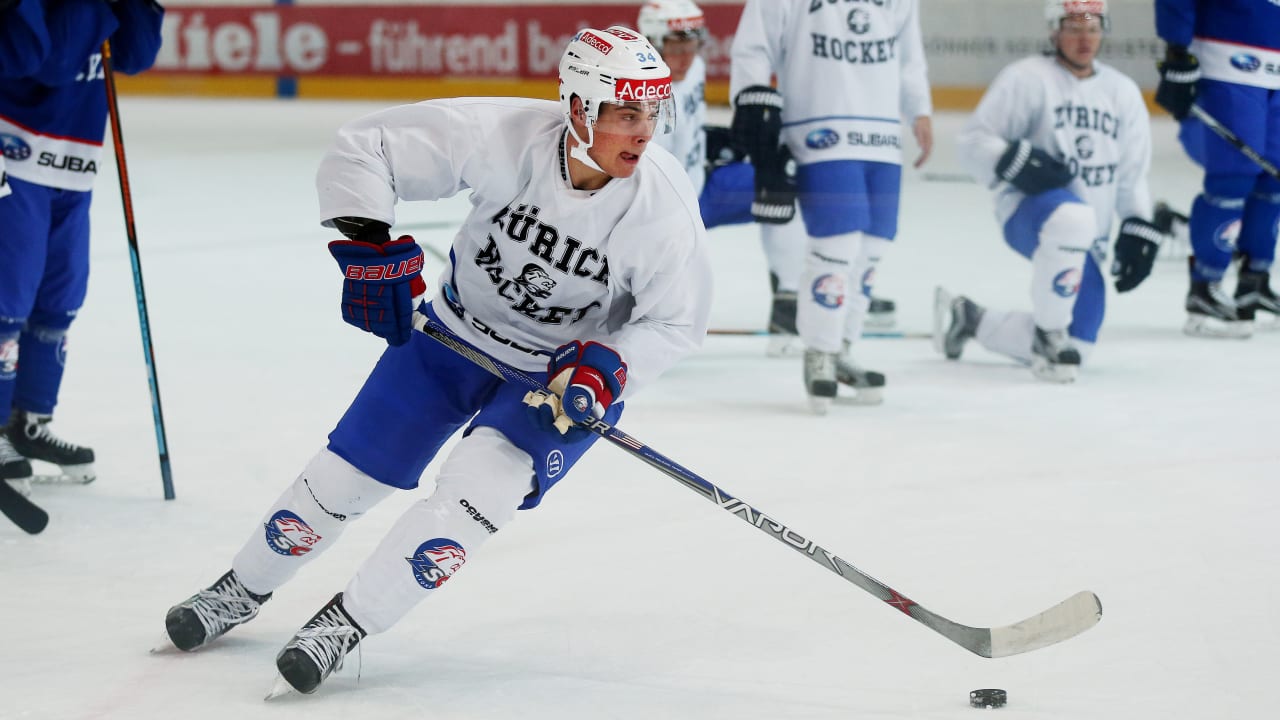 Matthews remains top international skater | NHL.com