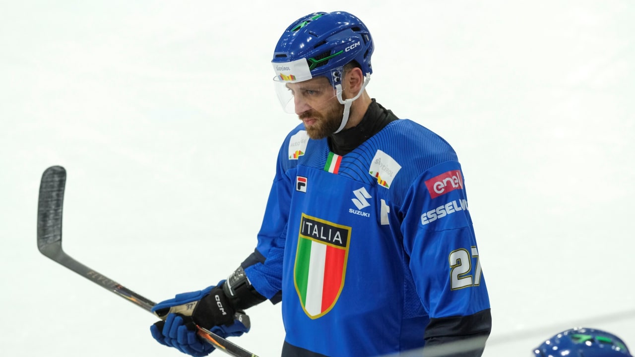 Thomas Larkin abraza el rol de víctima con la selección de Italia | NHL ...