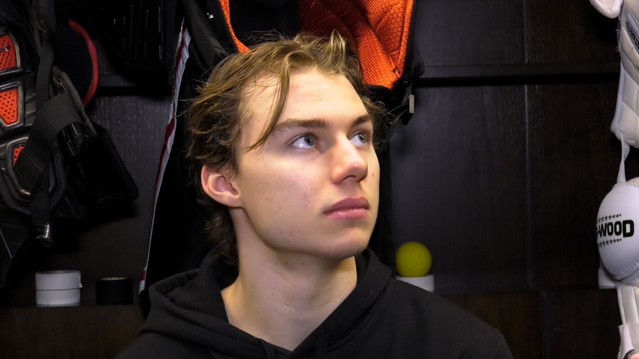 Bedard on First Line, Mom's Trip | Chicago Blackhawks