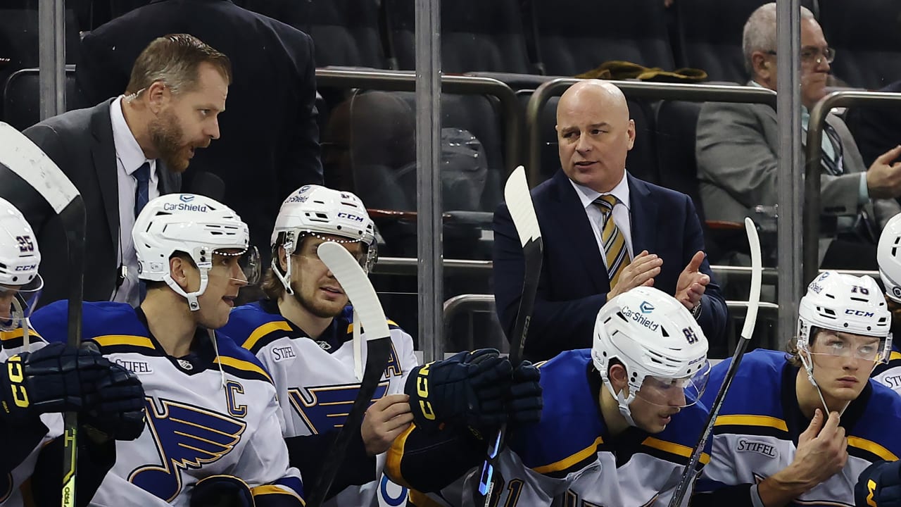Jim Montgomery vivió debut soñado con los Blues | NHL.com/es