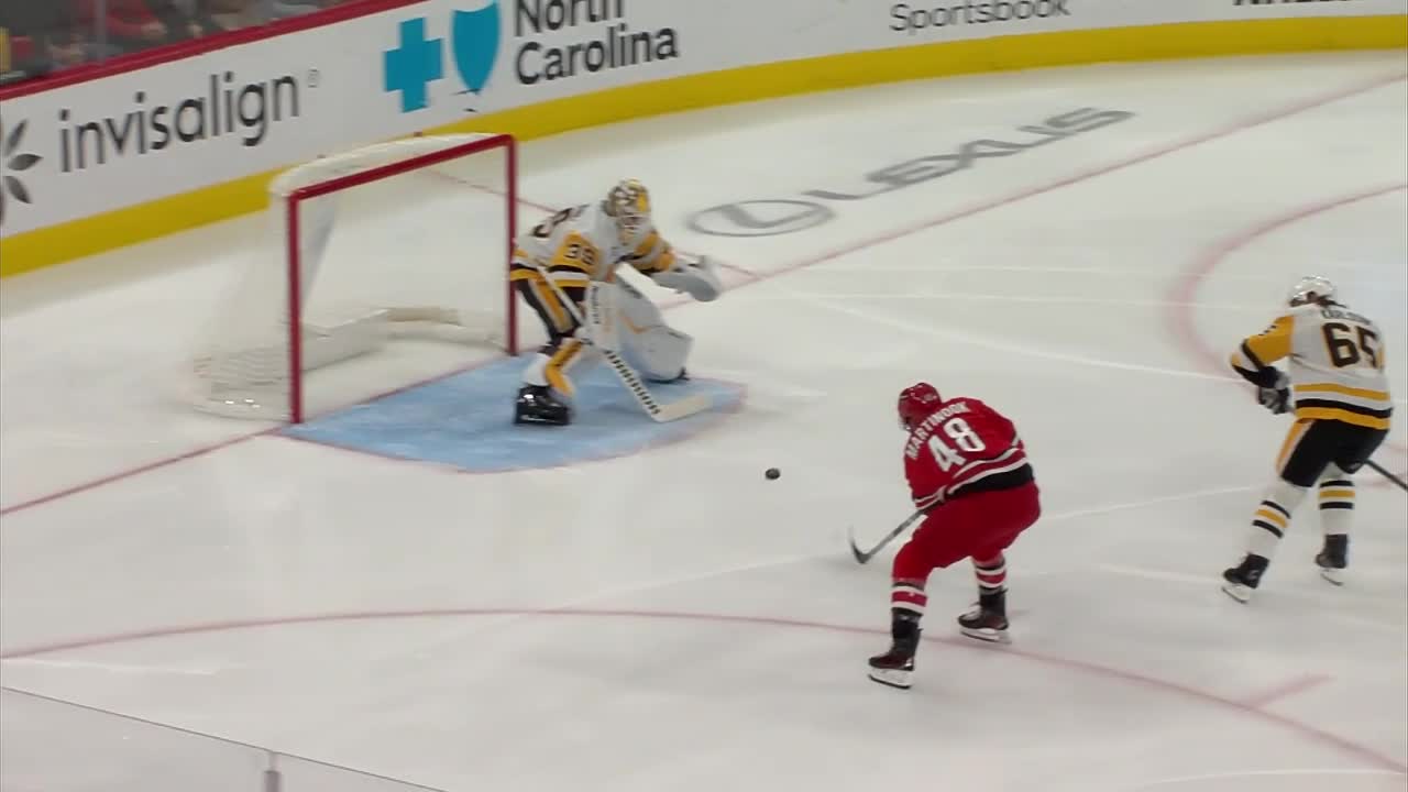 Martinook pokes home a pass | NHL.com