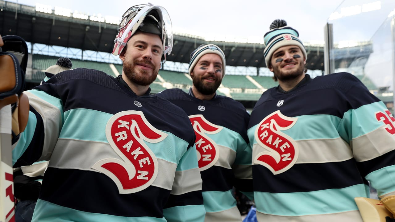 Grubauer feierte seine Kraken: „Sah aus wie Playoff-Hockey“ | NHL.com/de