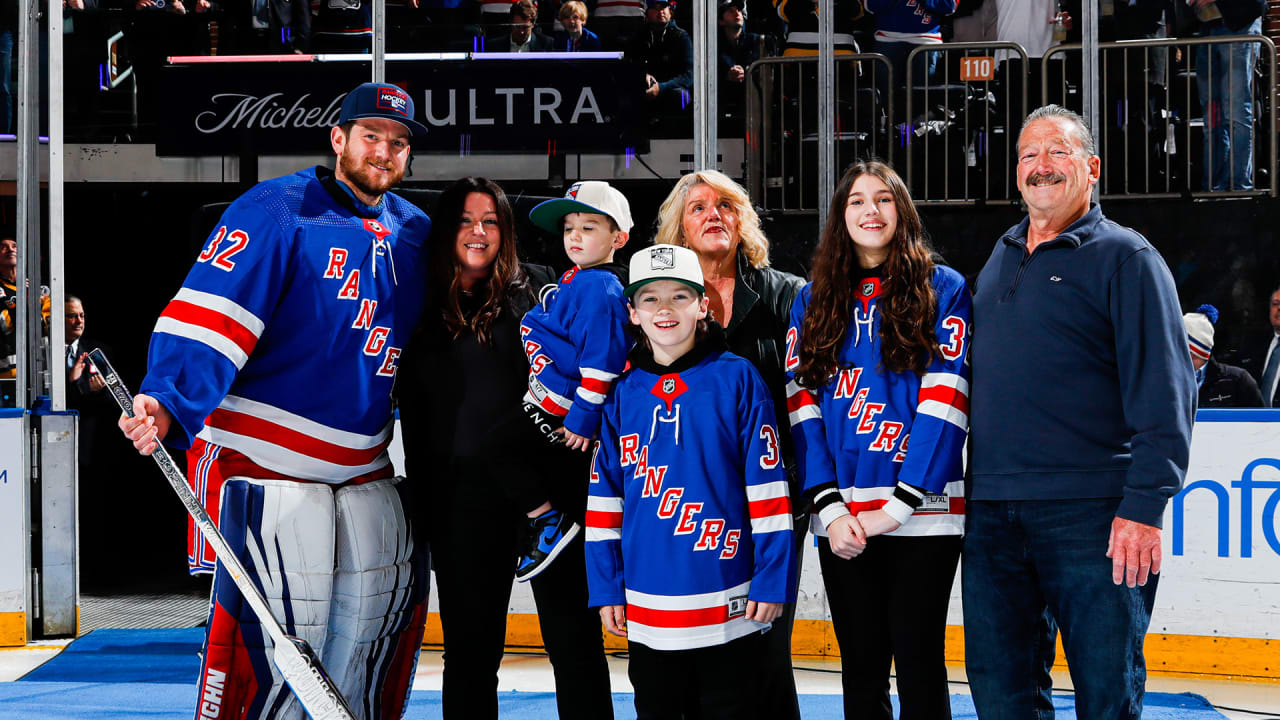 Quick honored by Rangers | NHL.com