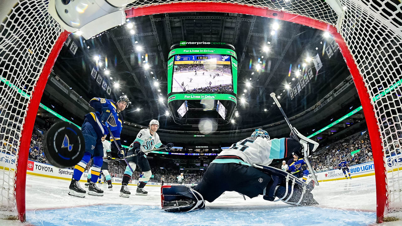 Kyrou grabs lead | NHL.com