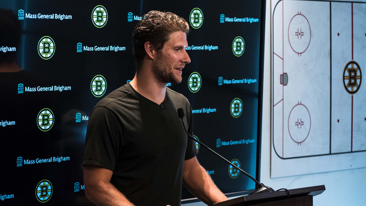 Zacha Already a Familiar Face Around Bruins Dressing Room | Boston Bruins