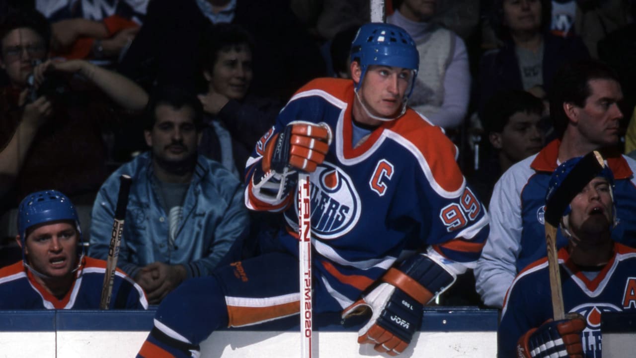 24 février : Gretzky bat le record pour les buts dans une saison | LNH.com